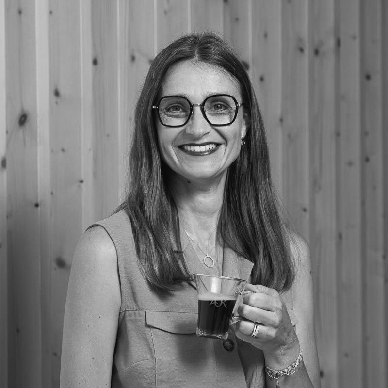 Laurence Servy (SKEMA 2000) has been promoted to Sales Director of JDE Peet's France.